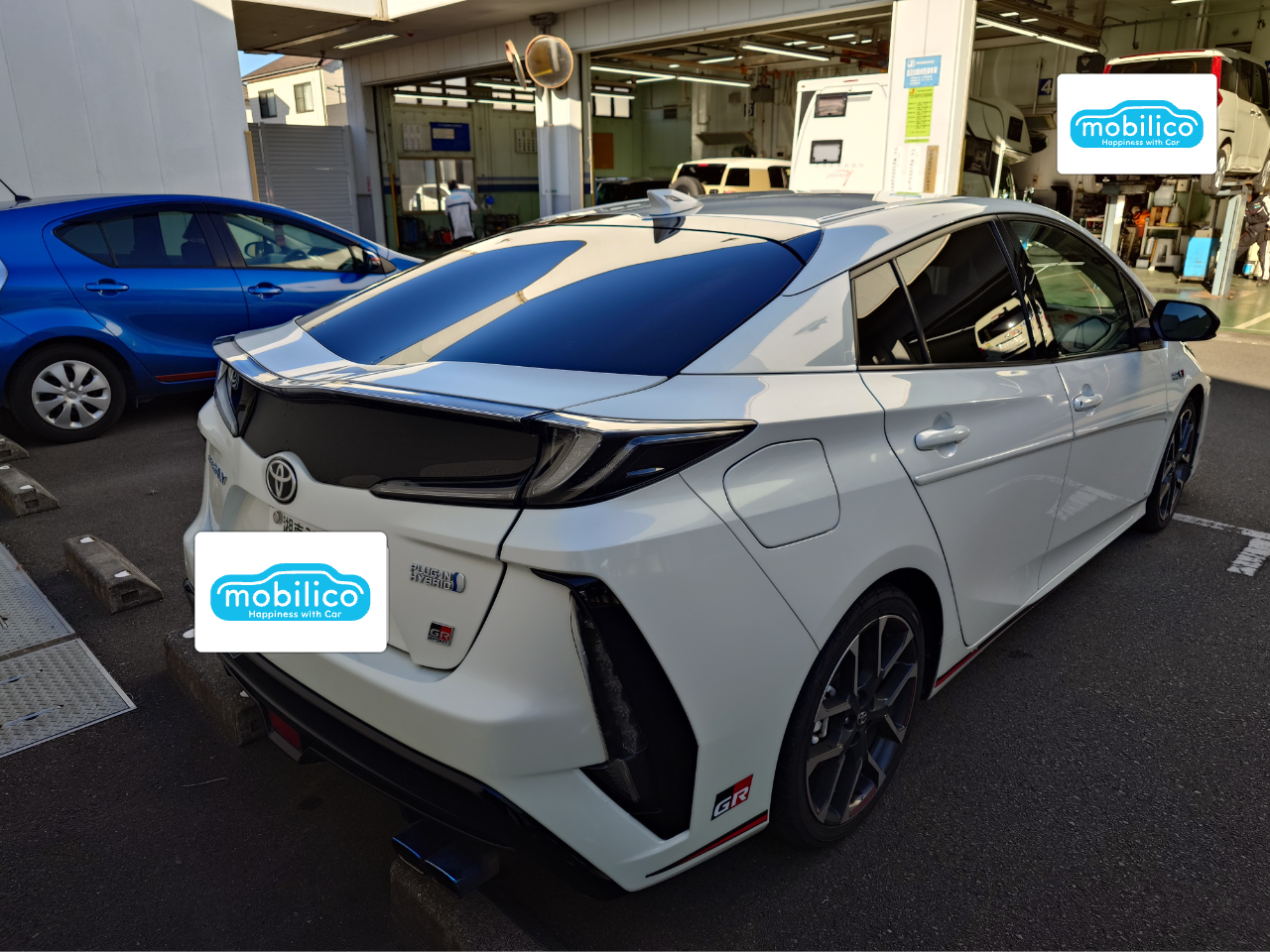 トヨタ プリウスPHV S GRスポーツ（2018年・7.1万km・ホワイト系）の中古車情報 | 個人売買掲載台数No.1の【モビリコ】